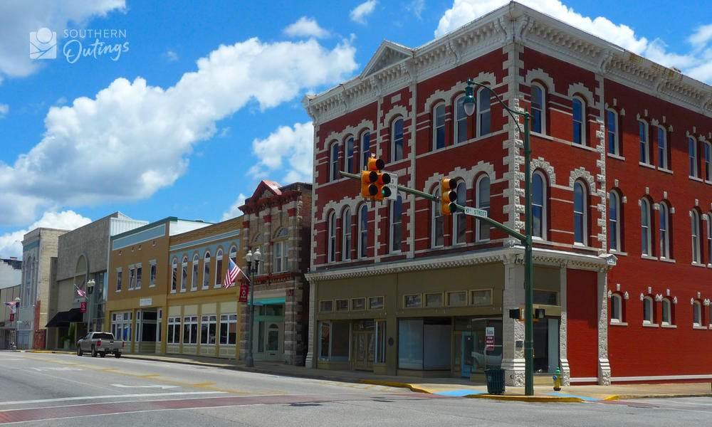 The top 25 downtowns in North Alabama - southernoutings.com
