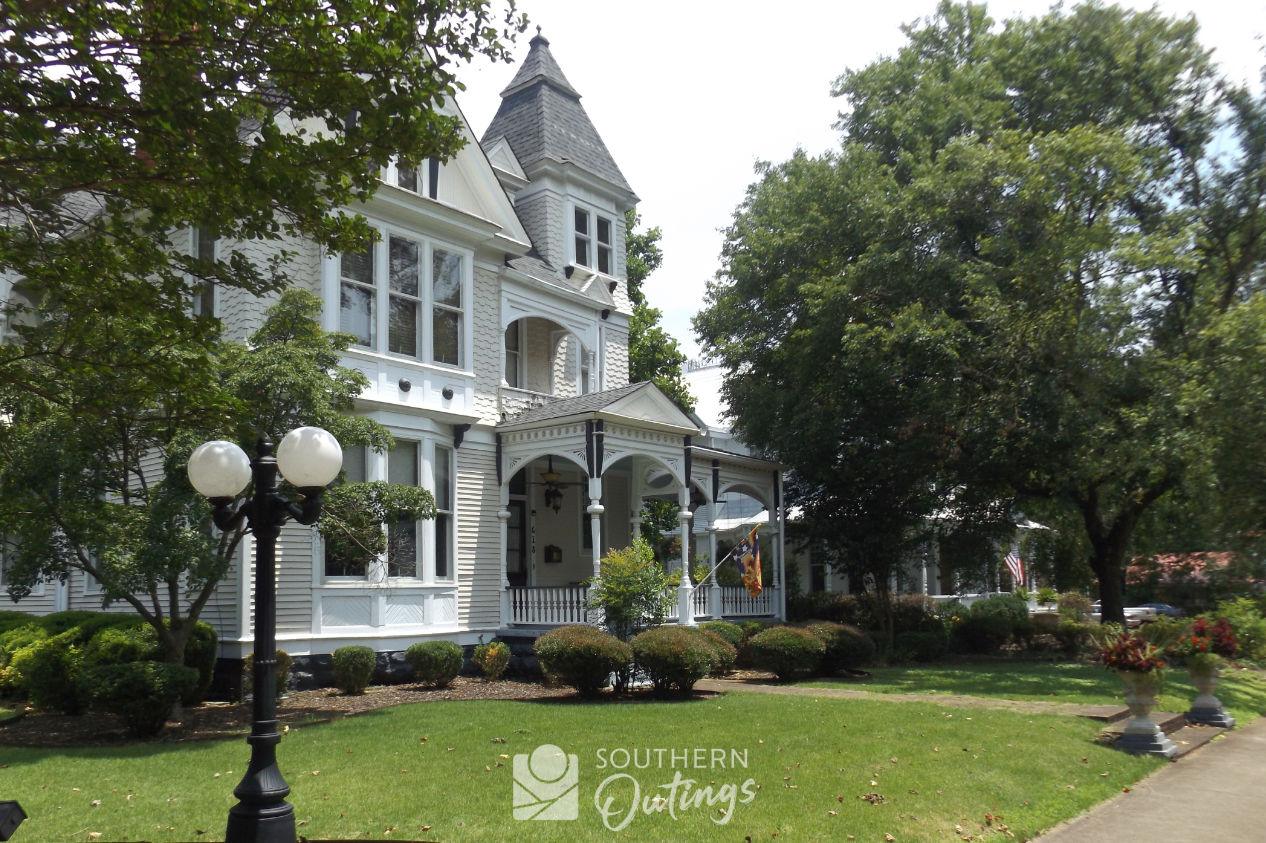 Where to enjoy the best historic sidewalk scenes in Alabama’s Florence ...