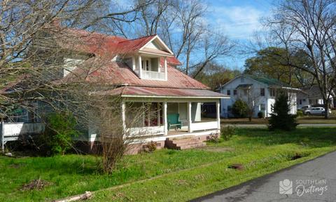 Collinsville: The small town with the big vintage vibe ...